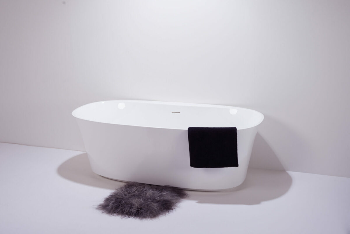 Køb dit badekar her - Stort udvalg og skarpe priser - WellMore A/S